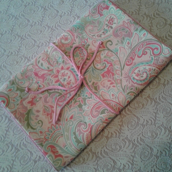 Enchante' Accessories | Bags | New Enchante Pink Paisley Hanging ...